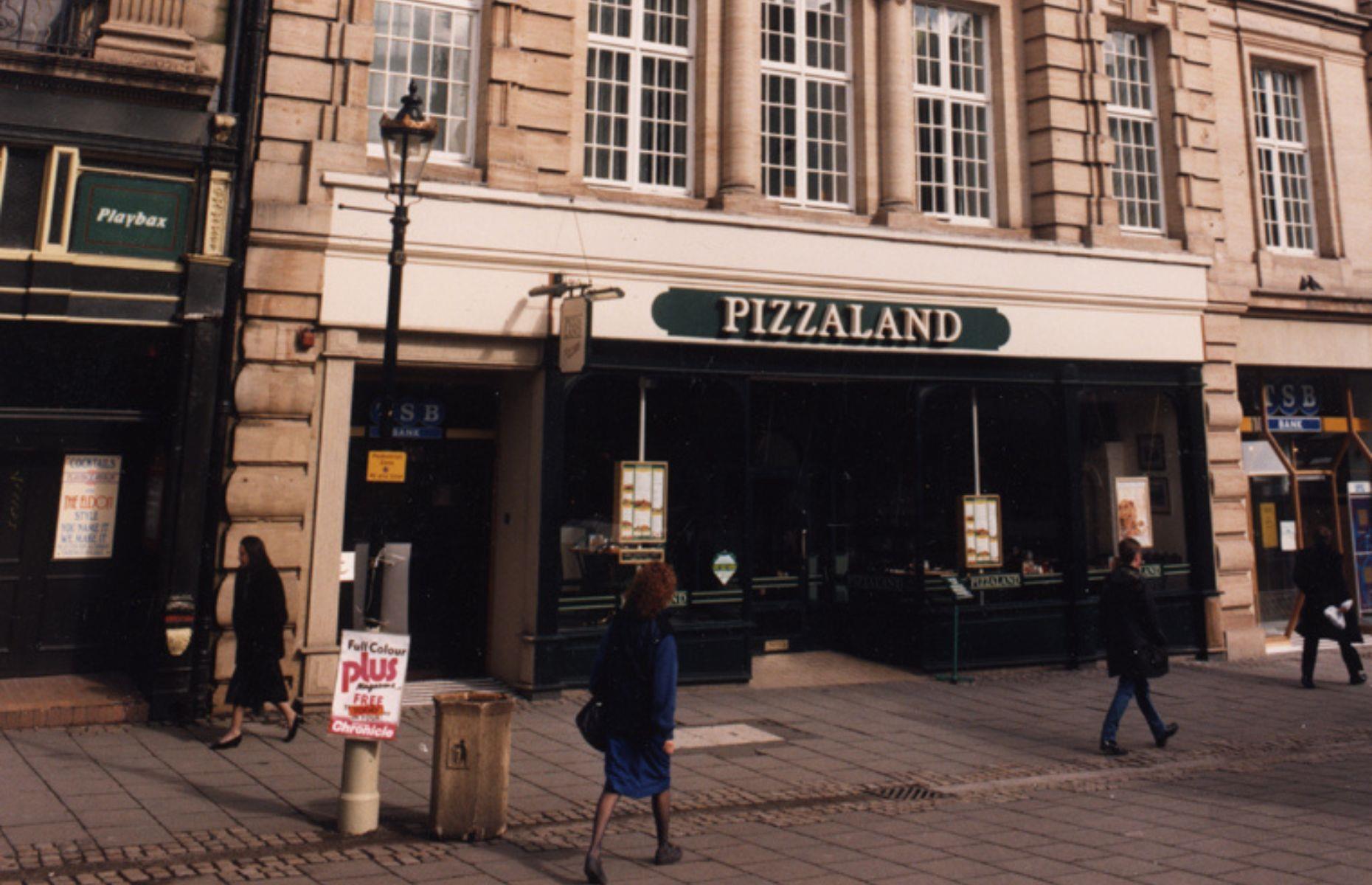 28 retro fast food chains we can’t believe are gone