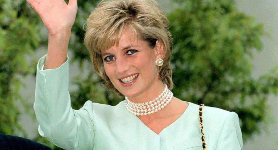 Il fantasma di Lady Diana appare a Meghan Markle: cosa le ha svelato ... Il fantasma di Lady Diana appare a Meghan Markle: cosa le ha svelato ...