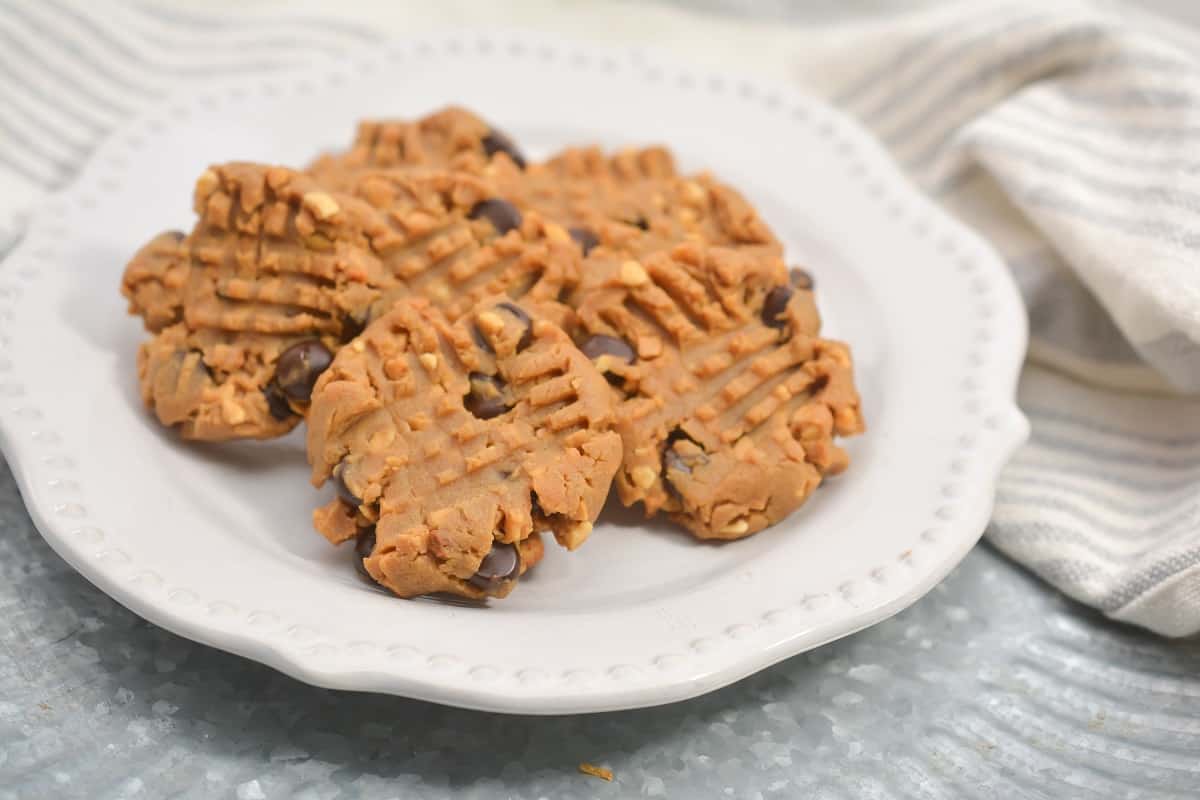 17 Low Carb Cookies That Tell Your Sweet Tooth Who’s Boss