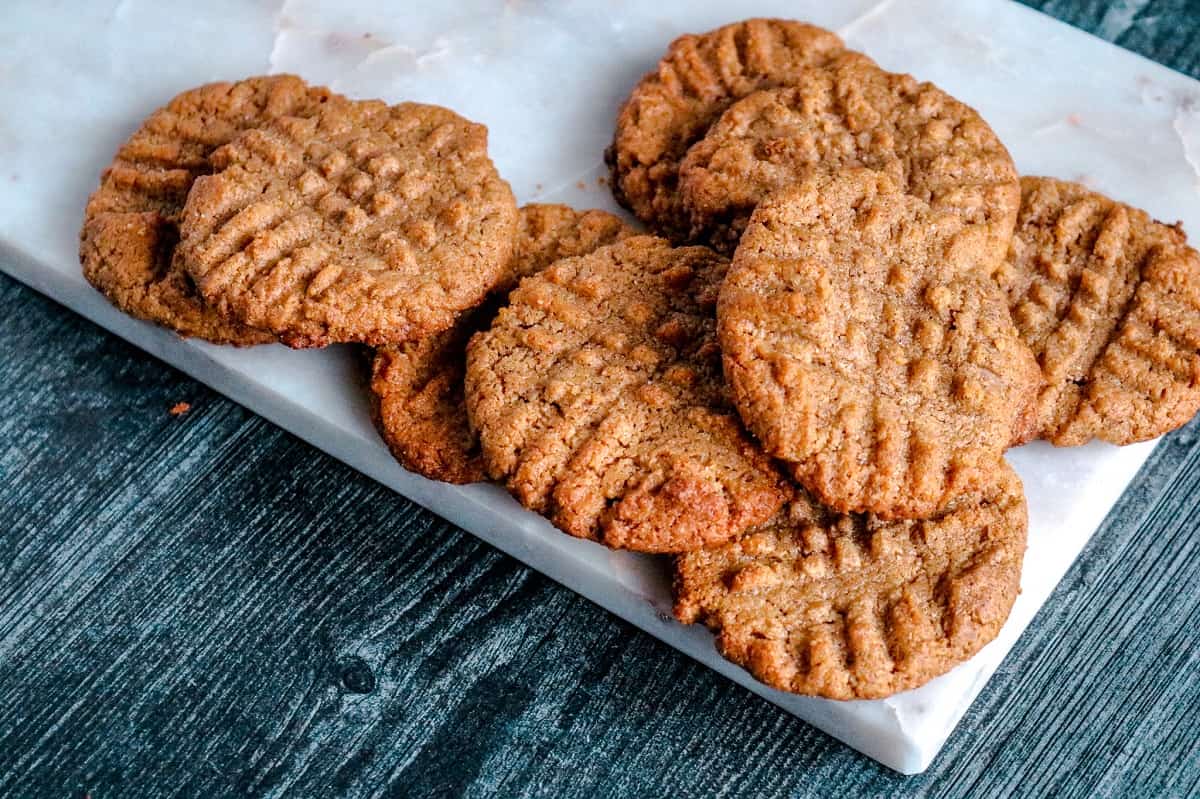 17 Low-Carb Cookie Recipes for a Daily Sweet Fix