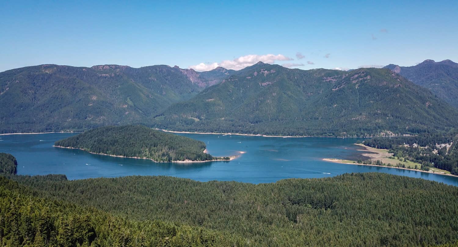This U.S. Lake Is Almost 2,000 Feet Deep