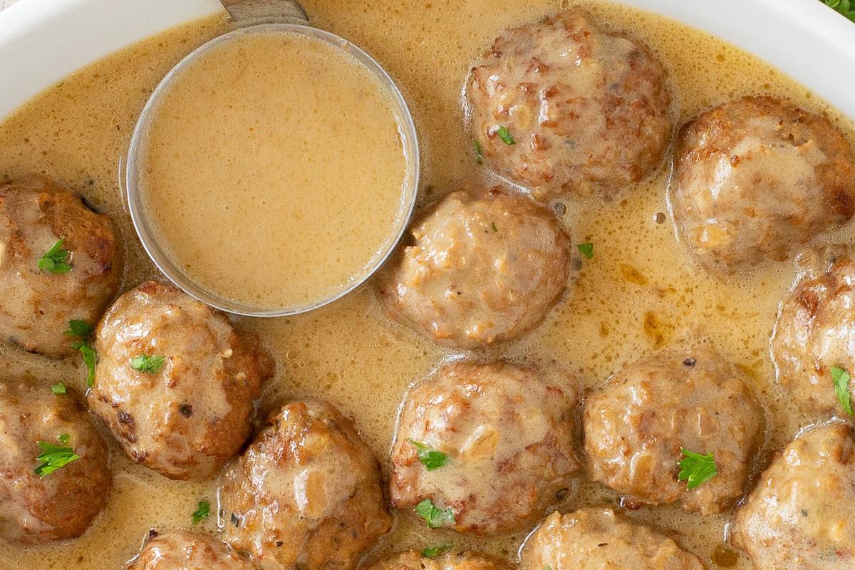 Game Day Meatballs: Crowd-Pleasing Recipes for Your Watch Party