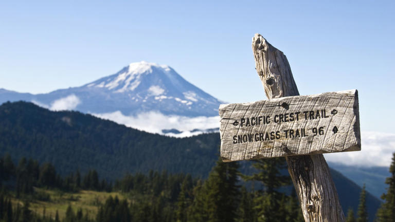 "Do not approach": section of Pacific Crest Trail, North Cascades ...