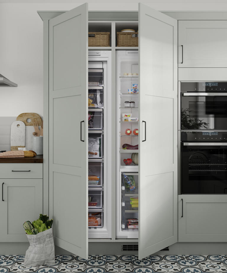 8 key items pro chefs say every fridge needs to stay organized ...