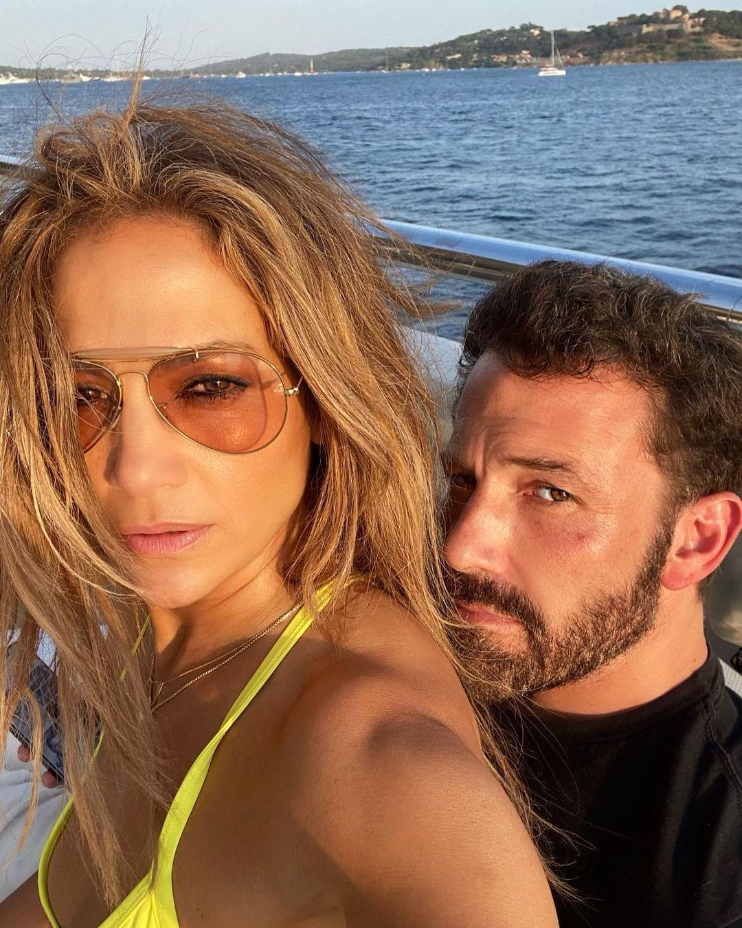 Jennifer Lopez covers up her Ben Affleck tattoo in latest act to move ...