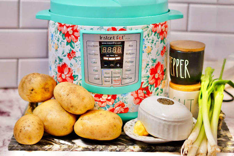 Instant Pot Baked Potatoes