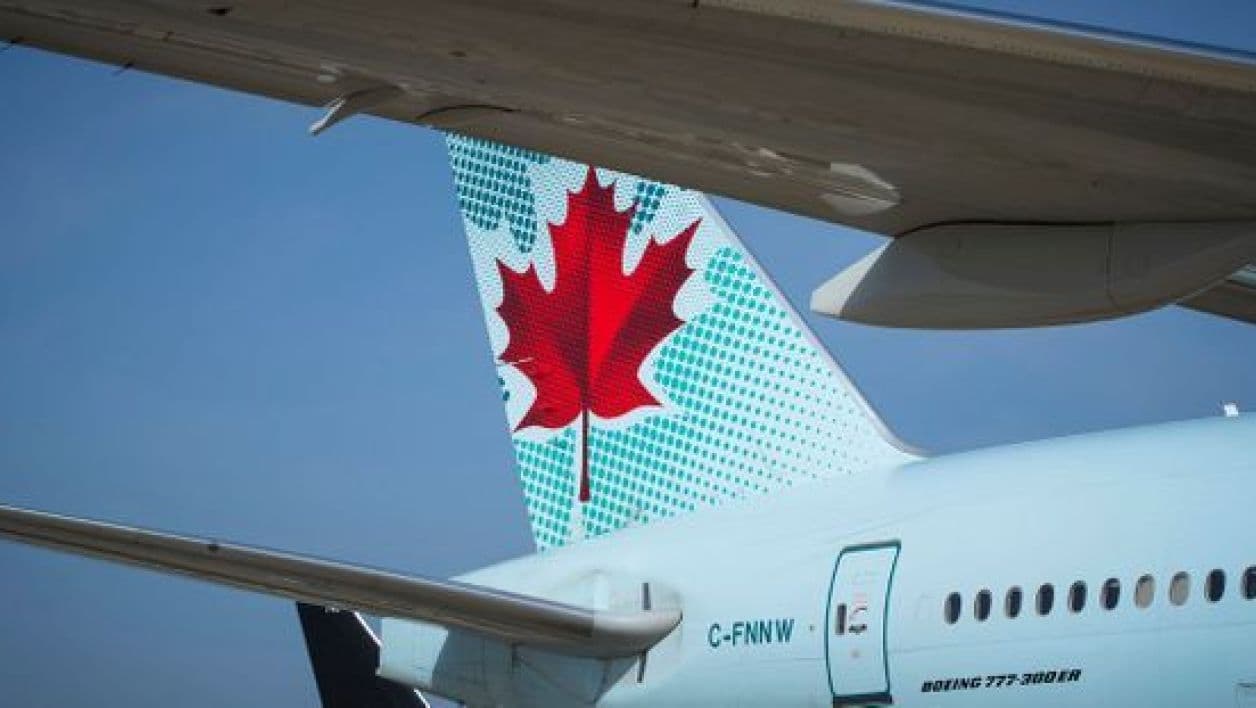 Après un week-end de paralysie, la grève des hôtesses et stewards d'Air ...