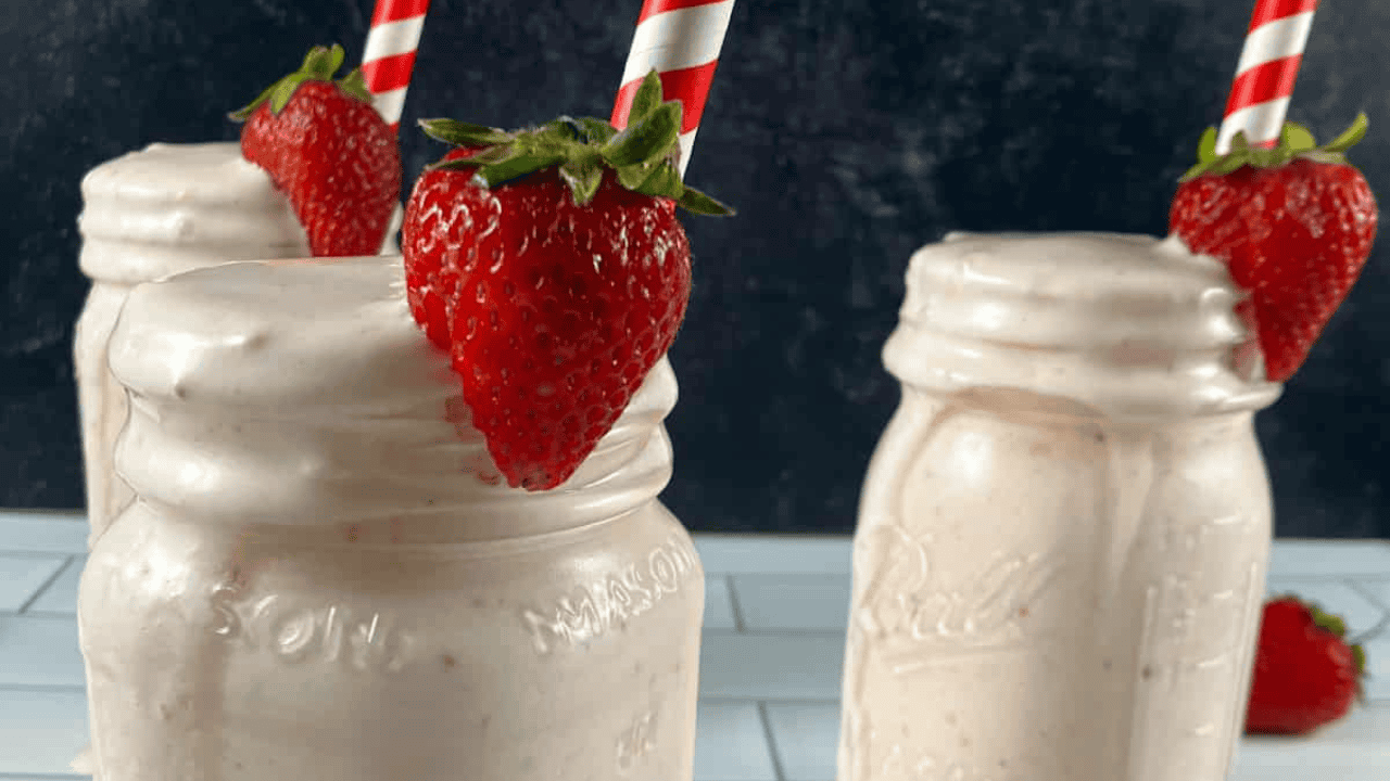 Sip Your Way Slim: 10 Quick & Easy Weight Loss Smoothies