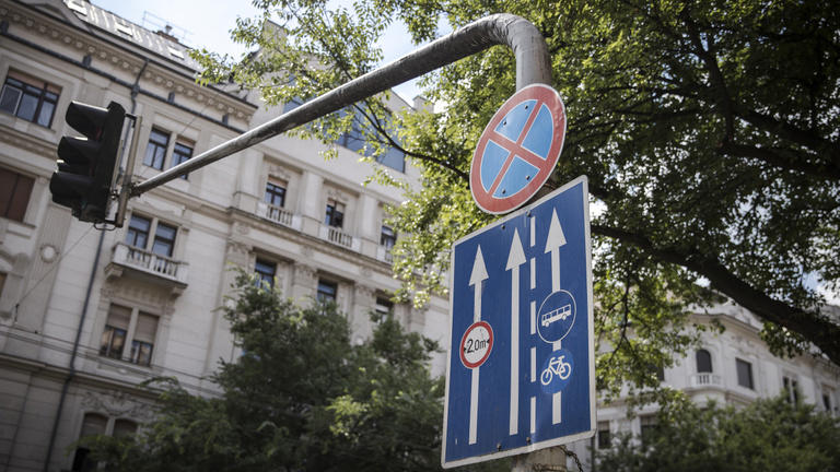 Vitézy Dávid heteken belül módosíthatja a KRESZ-t a rolleresek miatt