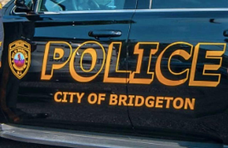 Man stabbed 3 times with screwdriver: Bridgeton PD