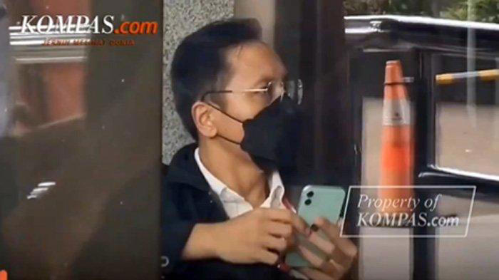 DETIK-DETIK Eks Kepala Bea Cukai Purwakarta Rahmady Hutahaean Kabur ... DETIK-DETIK Eks Kepala Bea Cukai Purwakarta Rahmady Hutahaean Kabur ...