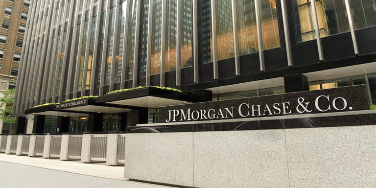 Overweight για Ελλάδα η JP Morgan, ελκυστικές οι τράπεζες