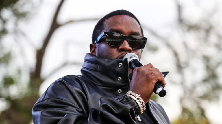Sean Diddy Combs Apologizes For Attacking Ex Girlfriend Cassie