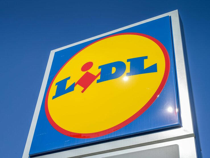 Nur 5 Euro: Dieser Lidl-Jumpsuit passt perfekt zu Sandalen
