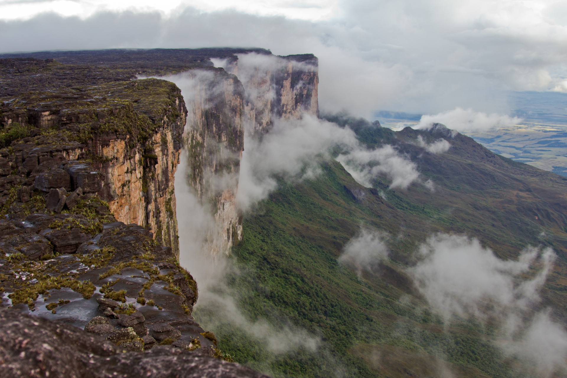 Mountains that cross international borders