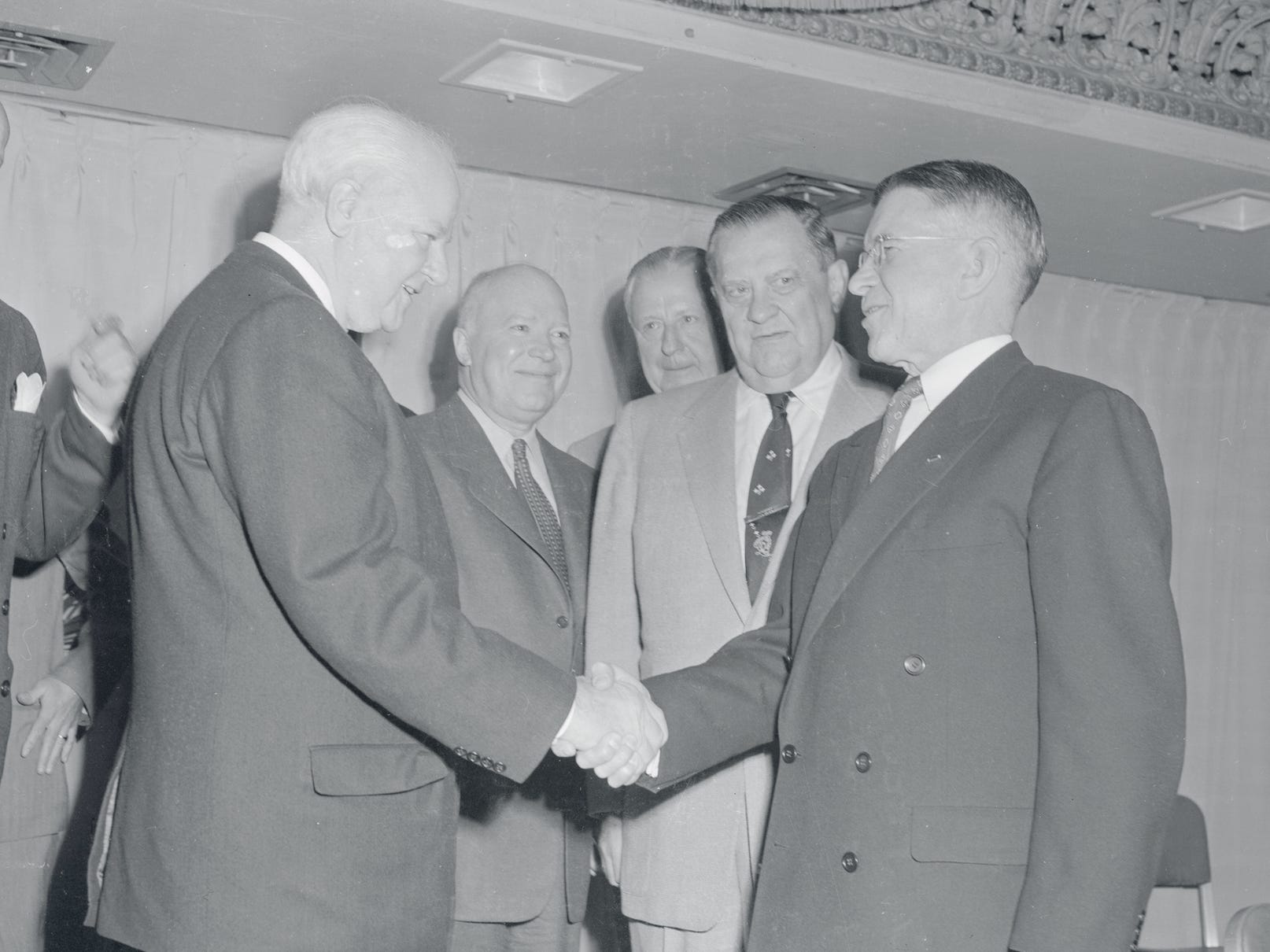 Meet the Hunt family, the billionaire owners of the Kansas City Chiefs ...