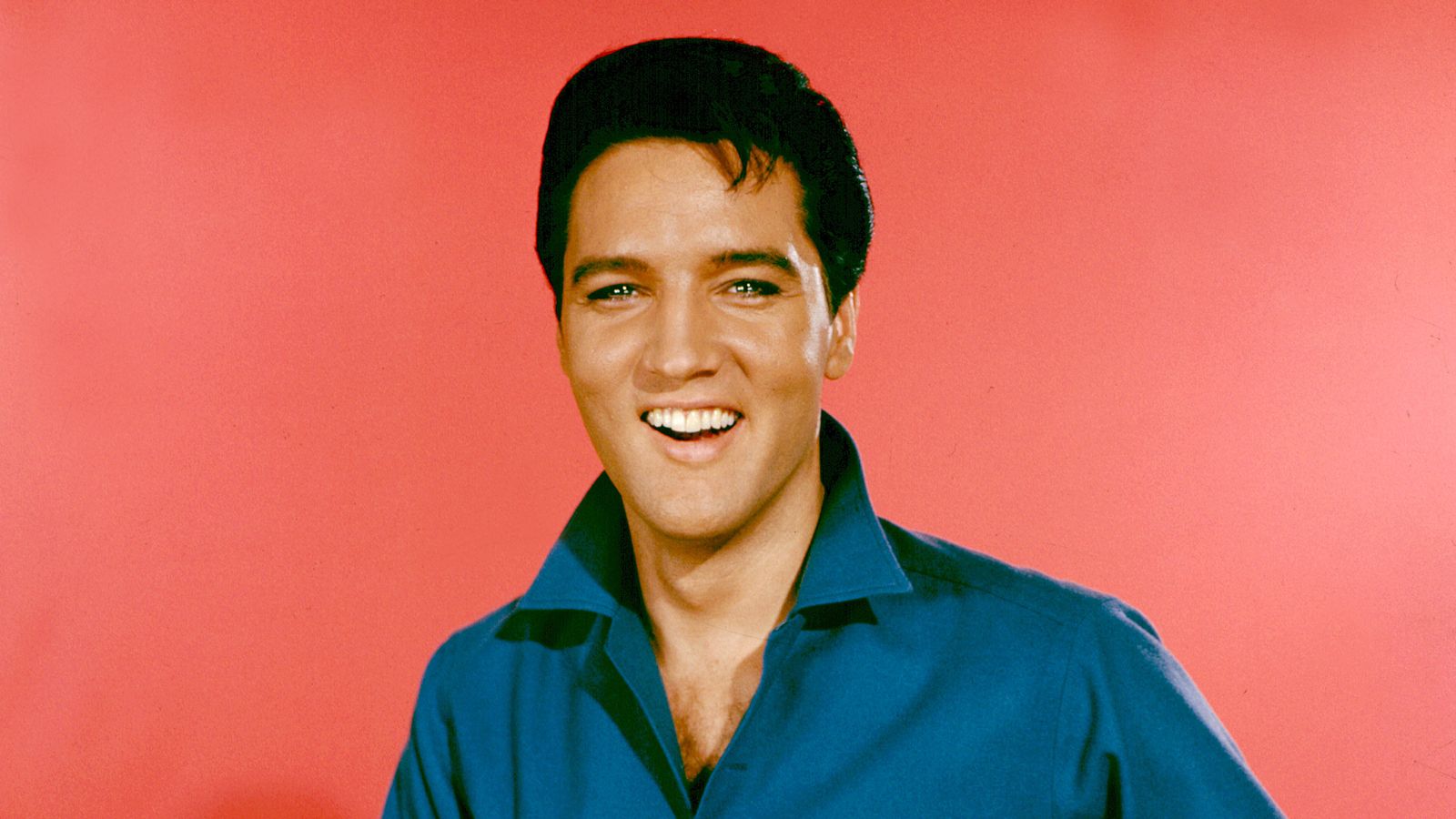Woman admits trying to defraud Elvis Presley's family by auctioning off ...