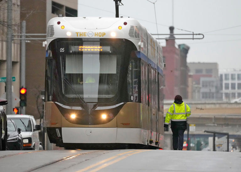 Ridership of Milwaukee's streetcar The Hop sees slight uptick in ...