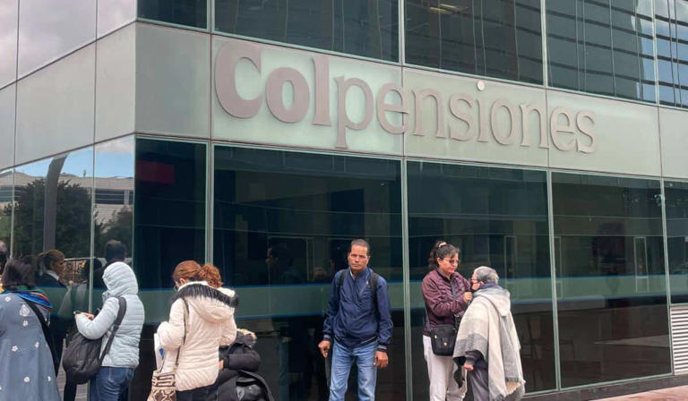 ¿Hay edad mínima o máxima para cotizar en Colpensiones?
