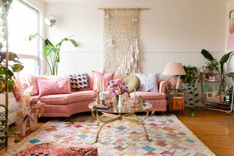 The Simple "Layering" Secret Behind Homes That Always Smell Fresh