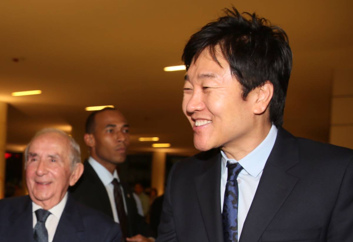 20 Billionaires Who Actually Started Off Poor