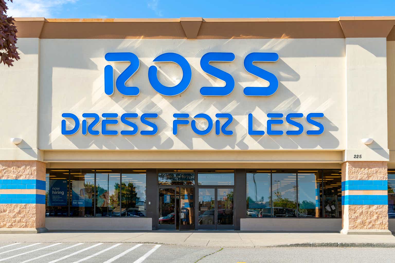 Ross Stores sets tariff-impaired Q2 guidance, pulls FY25 outlook