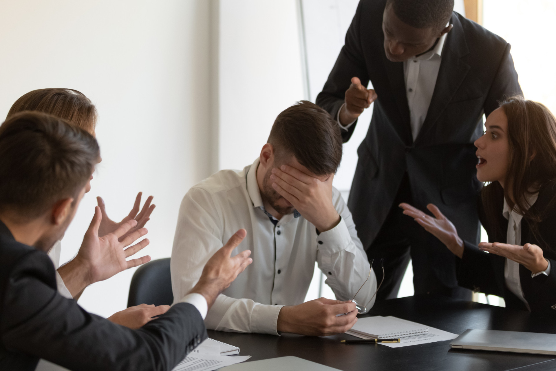 30 toxic traits that sabotage relationships