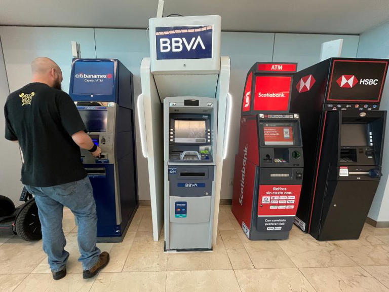 This is the Best Way to Get Pesos in Mexico (And It's Not What You Think)