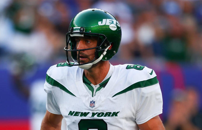 Aaron Rodgers suffered knee injury Aaron Rodgers suffered knee injury