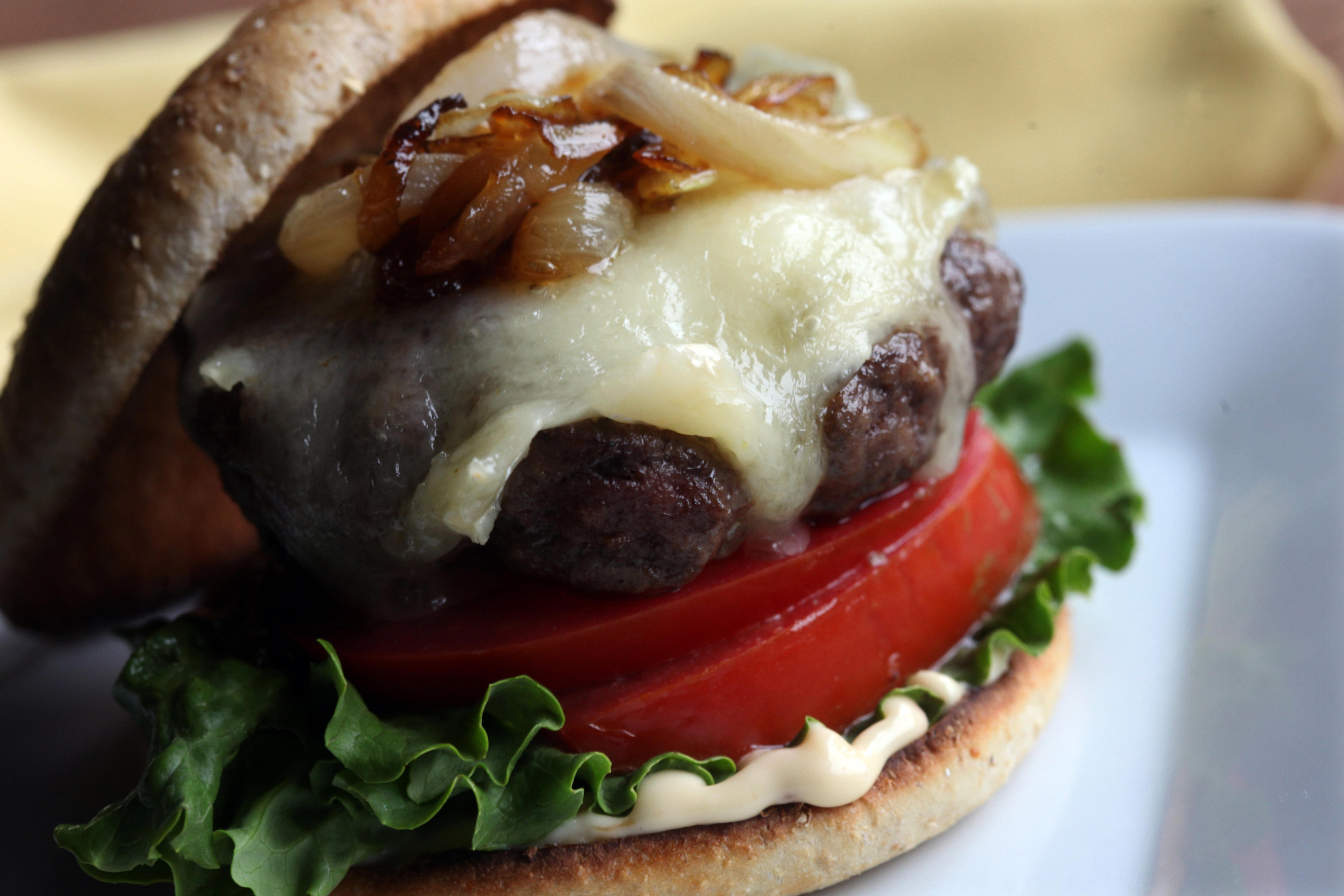 How to make best burgers Memorial Day weekend: Recipe, grilling tips