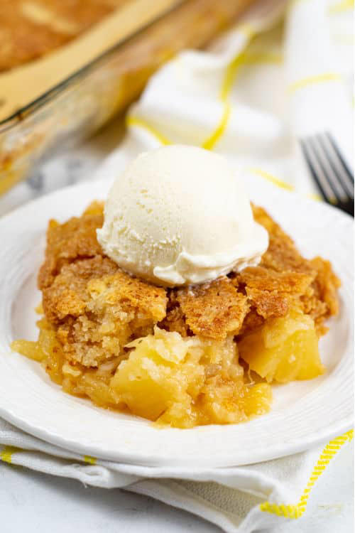 Easy Pineapple Dump Cake Recipe