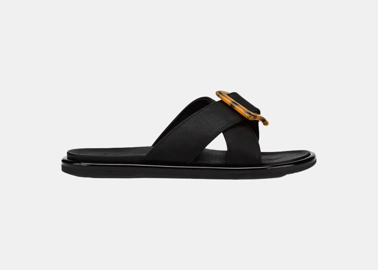 A Summer Capsule Wardrobe Will Simplify Your Packing Process