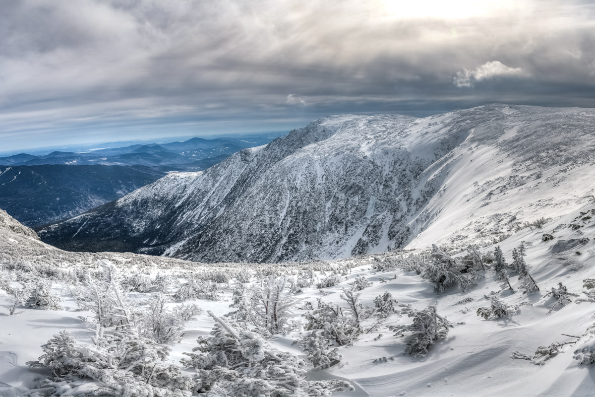 Skier Swept Away by Fast Moving Avalanche in Tuckerman Ravine