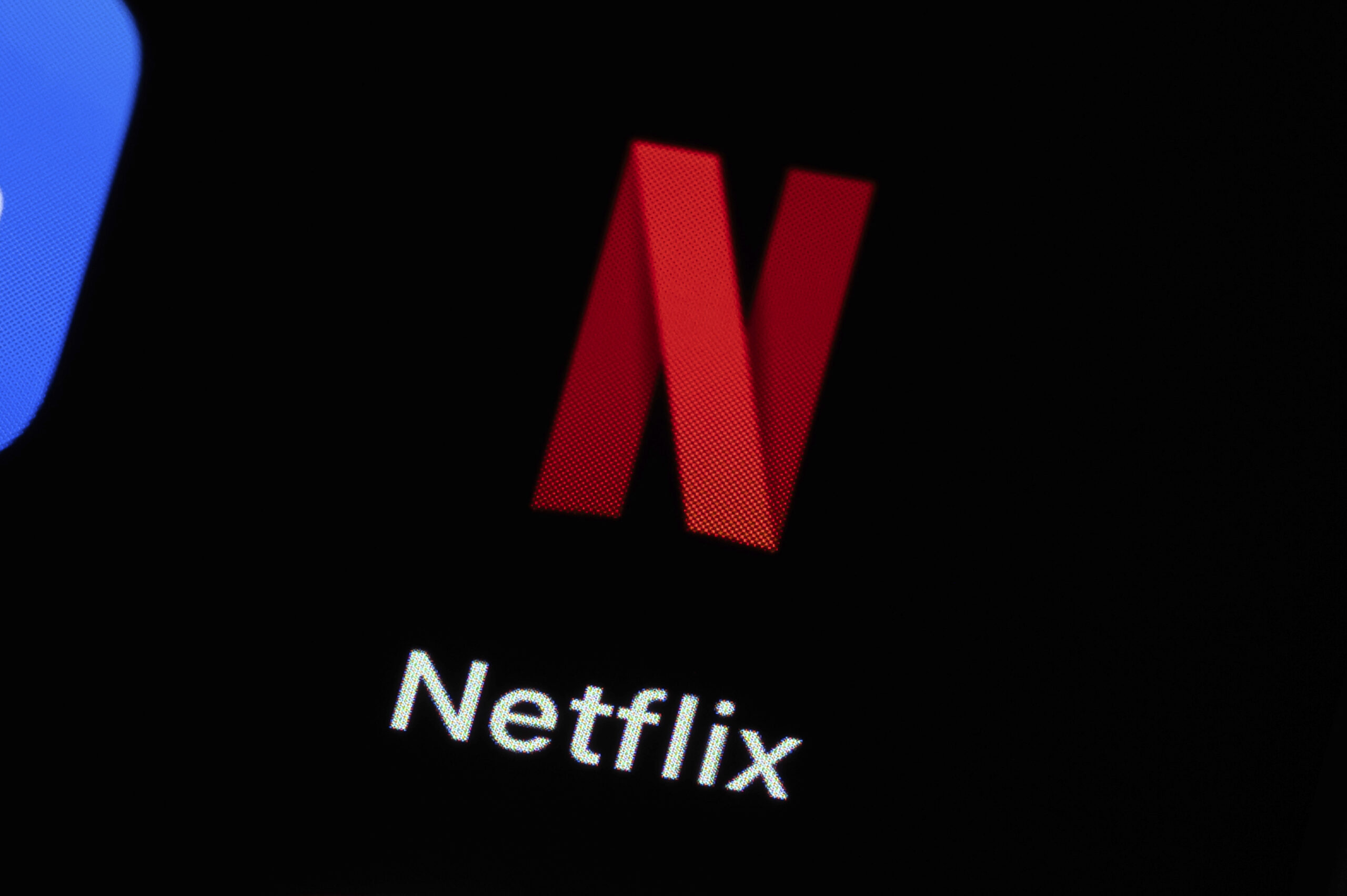 Netflix Looking to Take NFL’s Sunday Afternoon Games from Fox and CBS ...