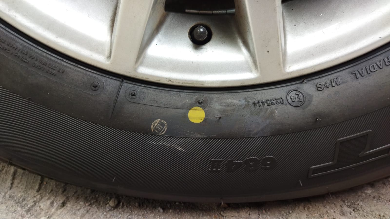 Baru Tahu, Inilah Kode Beban Maksimal dan Batas Kecepatan Ban Mobil