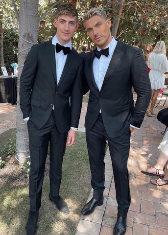 Chris Appleton's 2 Kids: All About Billy and Kitty-Blu