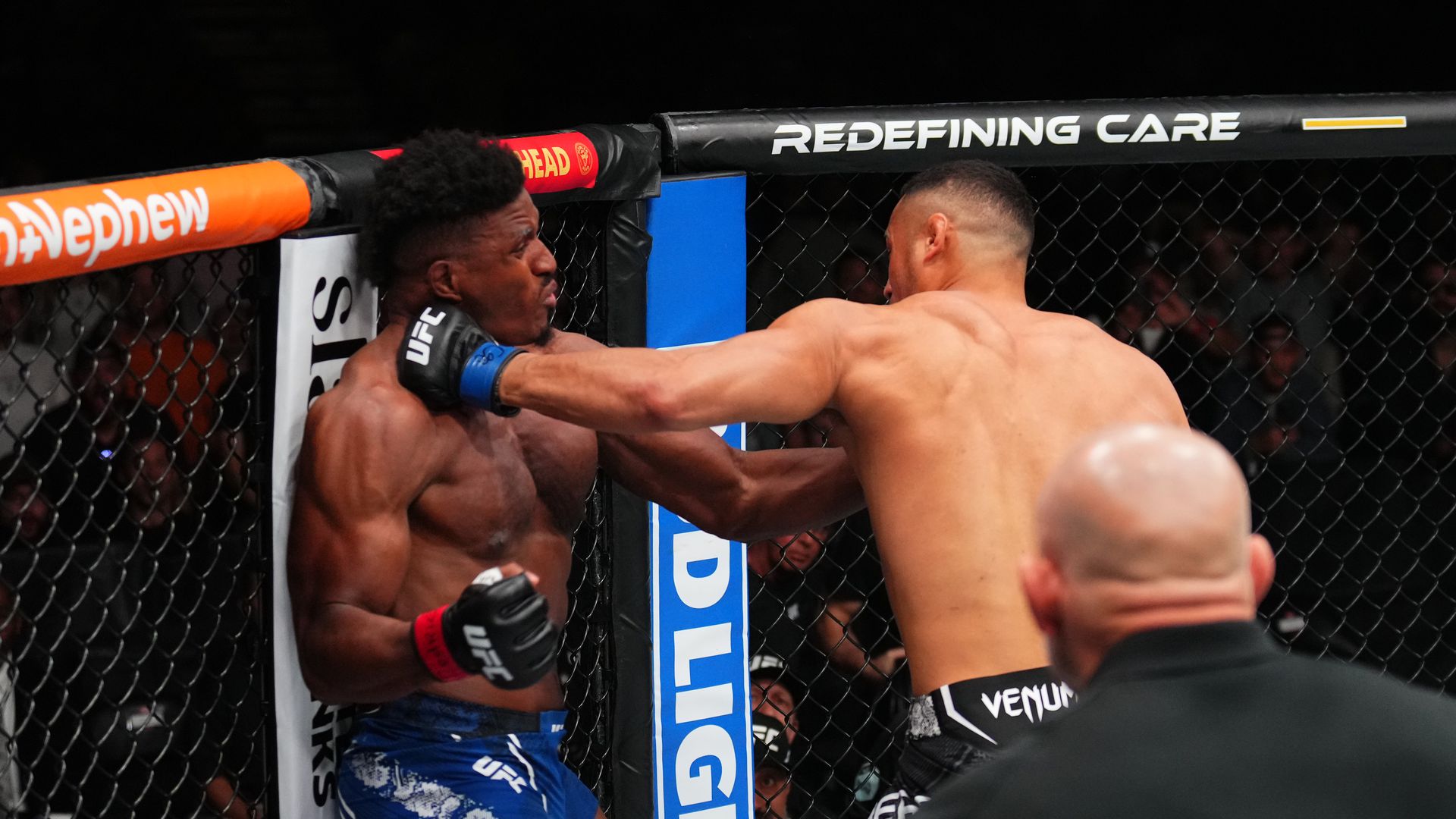 UFC St. Louis video: Carlos Ulberg demolishes Alonzo Menifield with ...