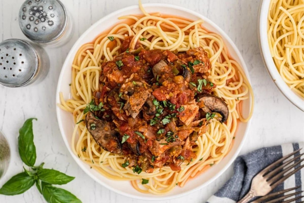 25 Slow Cooker Chicken and Turkey Recipes Everyone Will Love