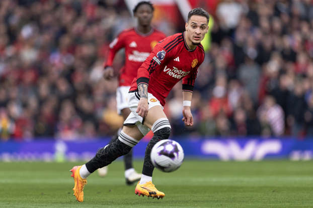 Manchester United's worst signing ever must 'earn the right to play' Manchester United's worst signing ever must 'earn the right to play'