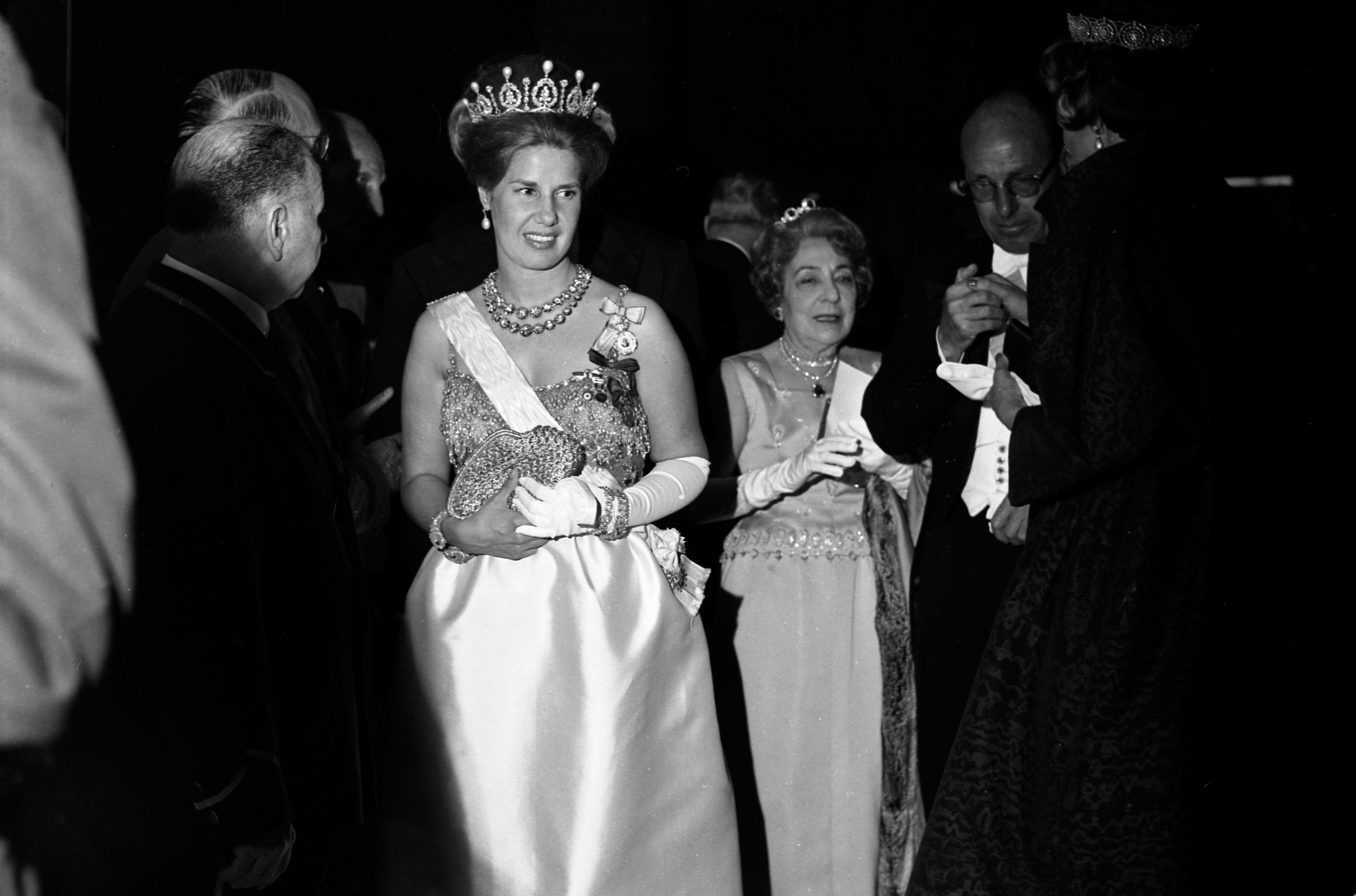 Ingrid de Noruega debuta en su primera cena de Estado con un vestido de ...