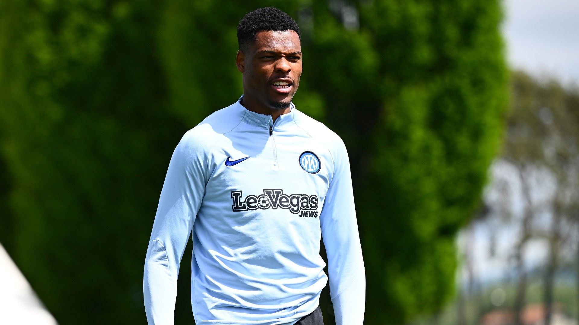 È partito l'assalto per Denzel Dumfries: l'Inter tratta. Foto È partito l'assalto per Denzel Dumfries: l'Inter tratta. Foto