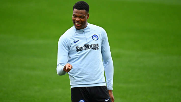 È partito l'assalto per Denzel Dumfries: l'Inter tratta. Foto È partito l'assalto per Denzel Dumfries: l'Inter tratta. Foto