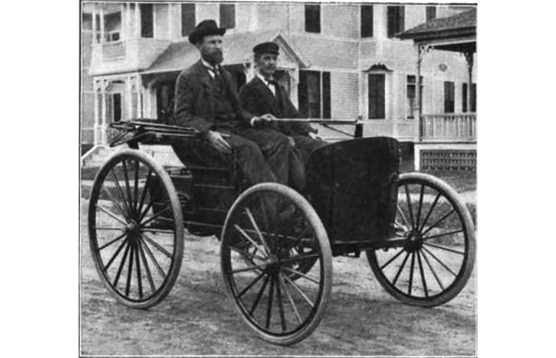 Journey Through America’s Motorcar History Through Vintage Photos
