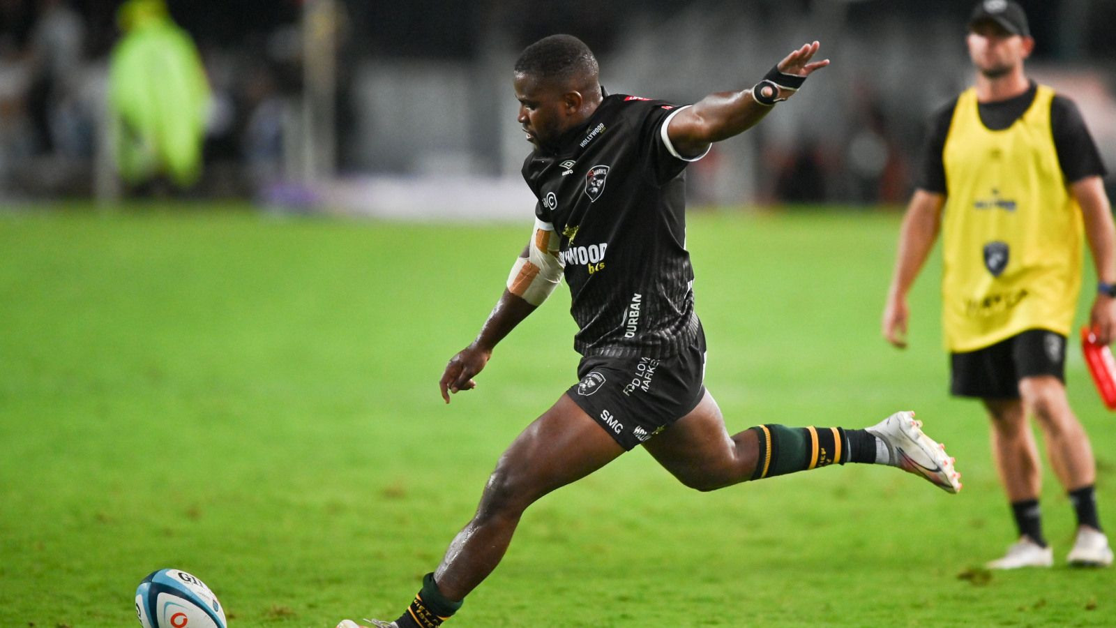 Sharks reveal squad for two-match European tour