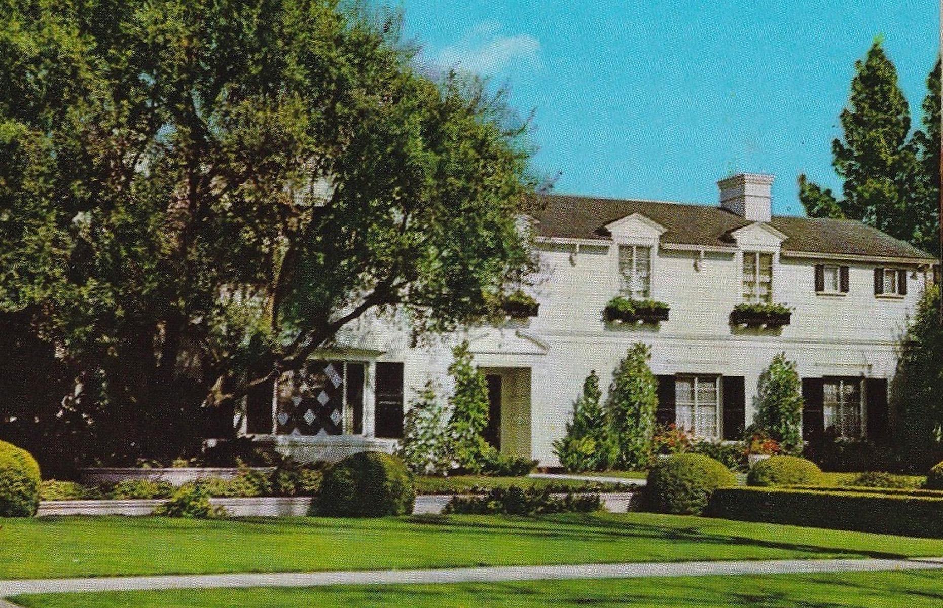 Step inside the stunning mansions of Hollywood's Golden Age celebrities