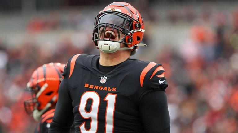Bengals, DE Trey Hendrickson remain at odds over contract