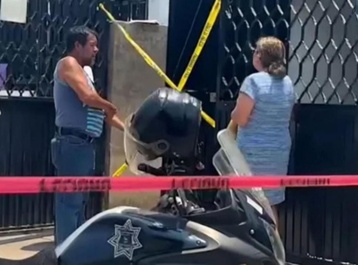Hombre cae encima de su esposa mientras limpiaba el tinaco y muere ... Hombre cae encima de su esposa mientras limpiaba el tinaco y muere ...