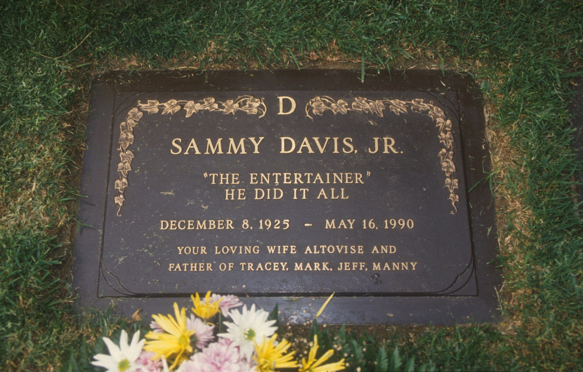 Memorable epitaphs from famous gravestones