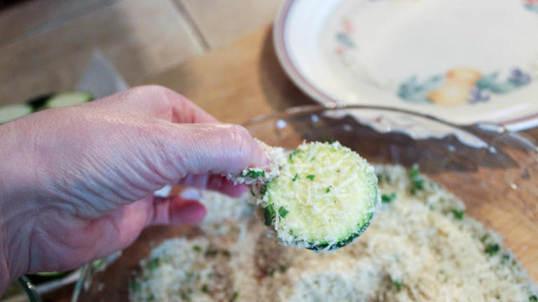 We Could Eat Plates Of These Simple Fried Zucchini Chips