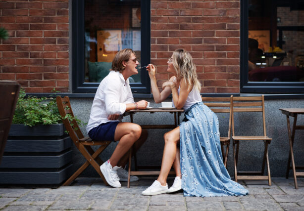 15 Important Differences Between Loving Someone and Being In Love